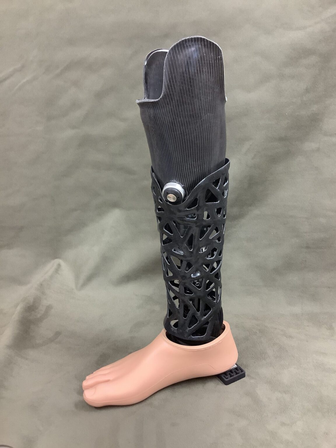 義足外装 - 株式会社 P.O CONCEPT 新潟にある義足と靴の専門店