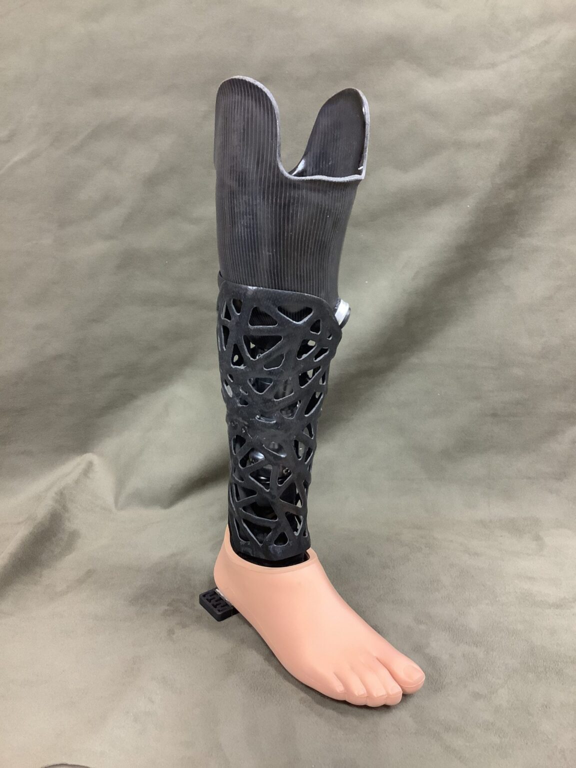 義足外装 - 株式会社 P.O CONCEPT 新潟にある義足と靴の専門店